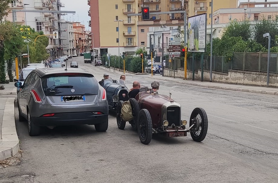 Macchine d'epoca in giro per Manfredonia | IlSipontino.net