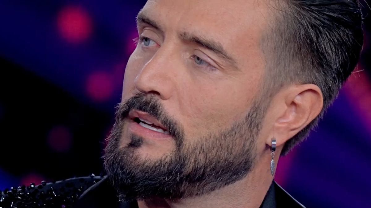 Alex Belli ha denunciato l'ex moglie per diffamazione: "Non mi ha mai ...
